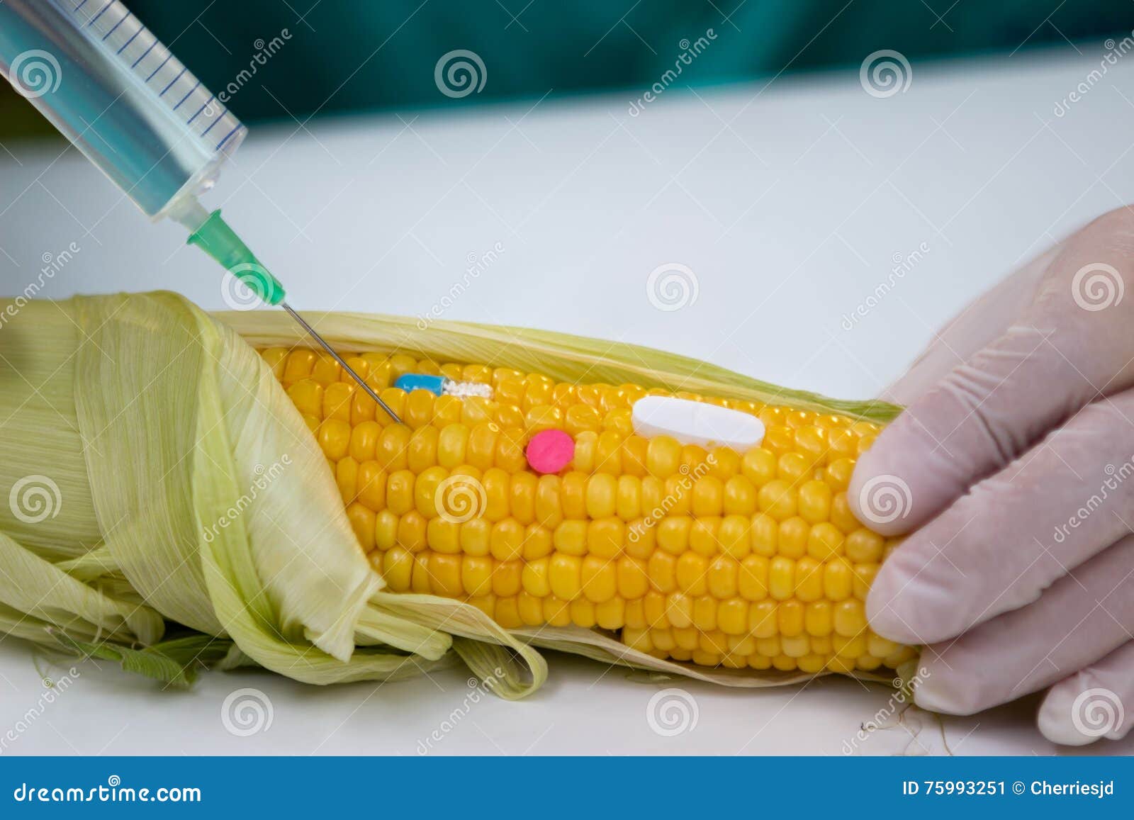 Laboratory Experiment on Food Stock Image - Image of green, experiment ...