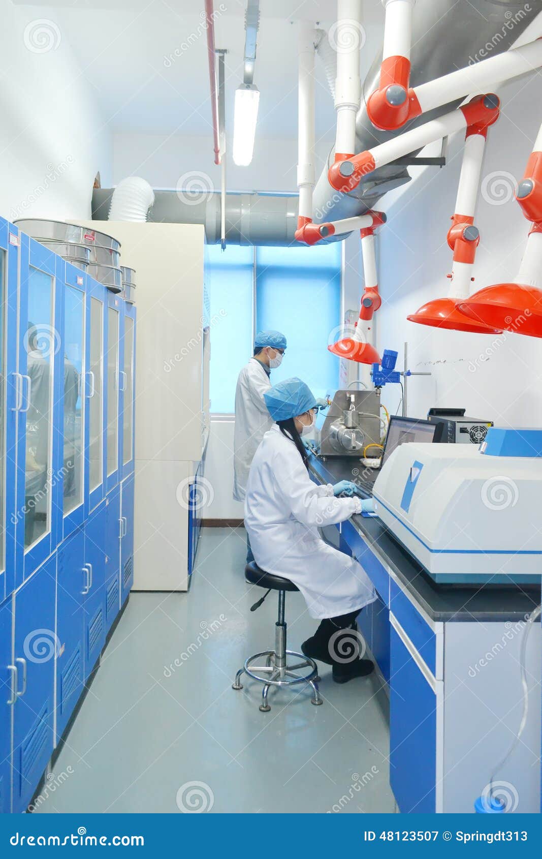 Laboratory experiment editorial photography. Image of health - 48123507