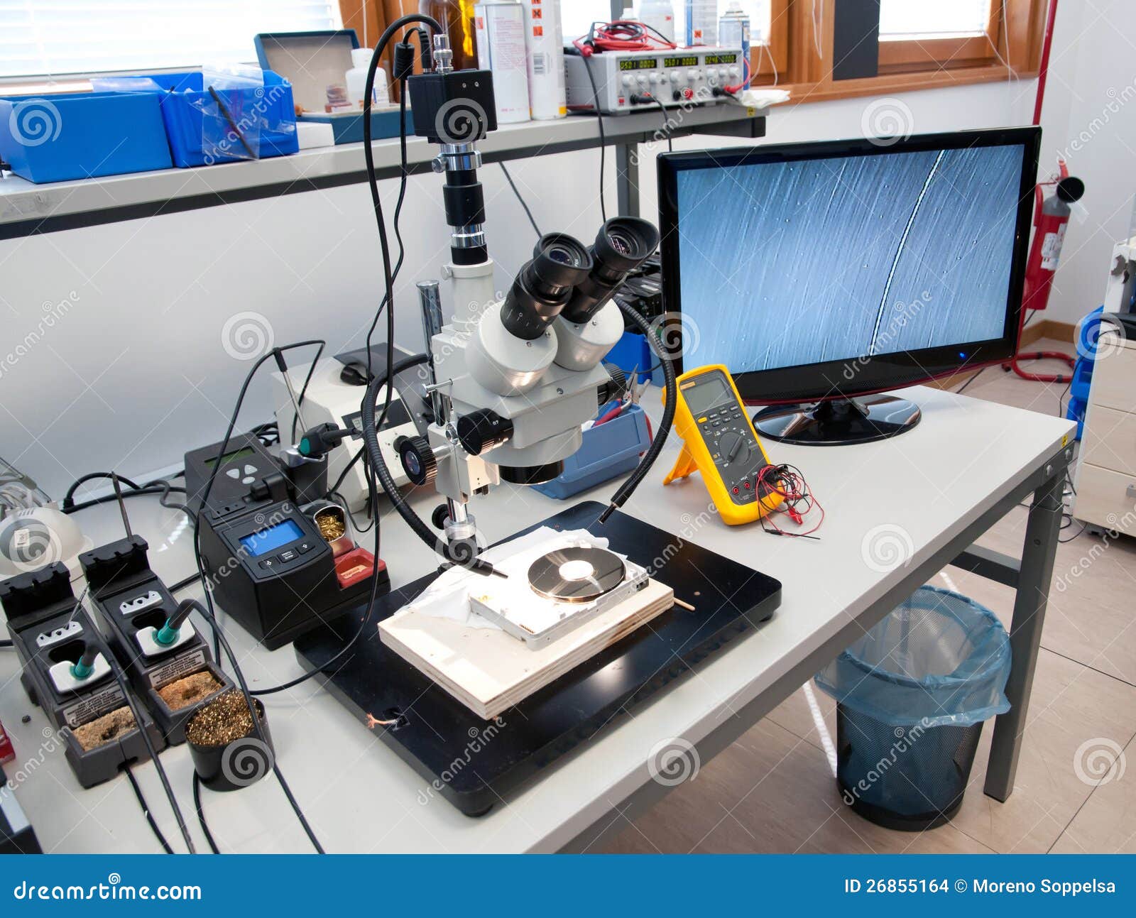 Laboratory for Recovering Data Stock Photo - Image of memory ...