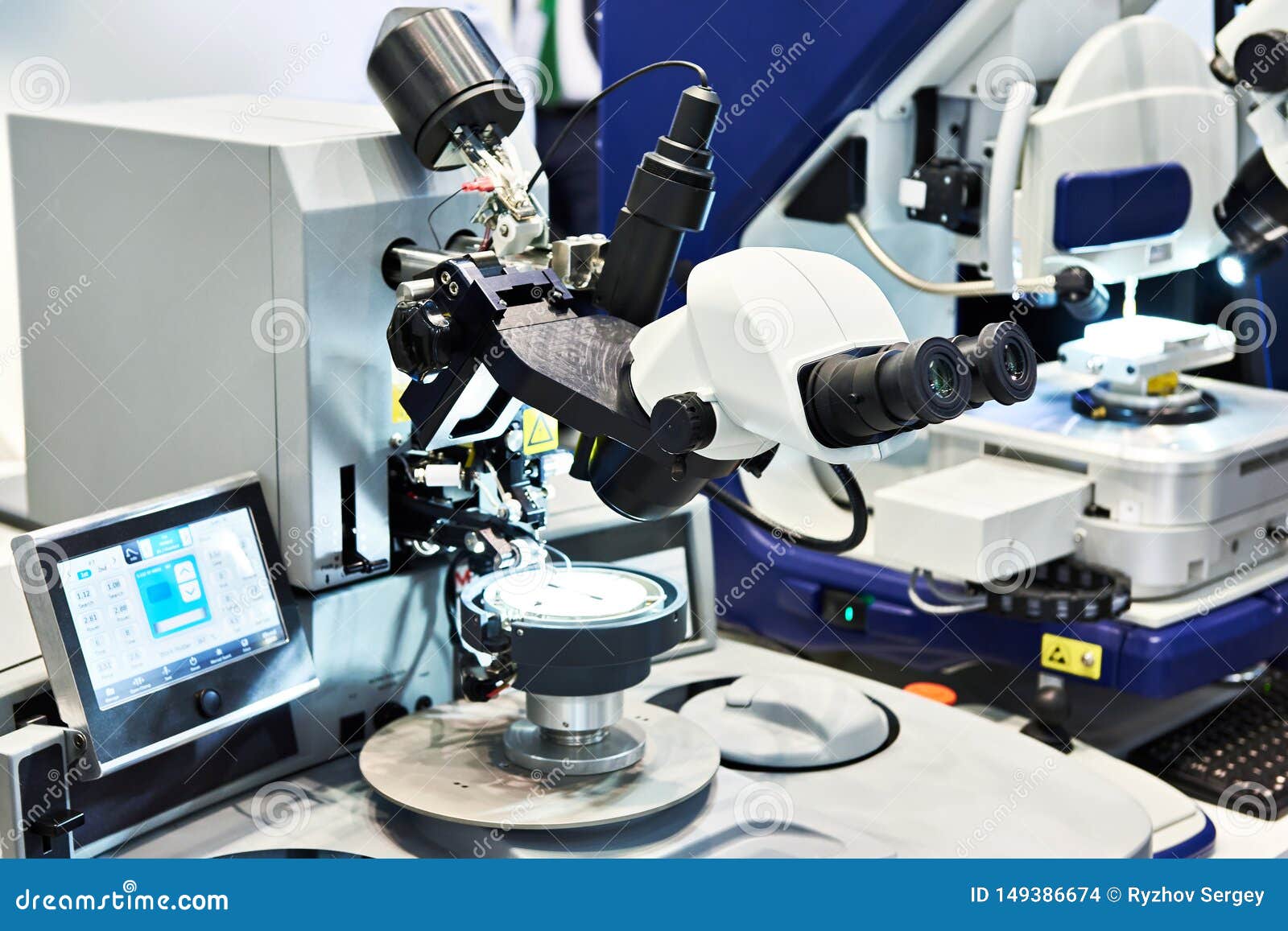 Stereo Microscope Inside A Laminar Flow Cabinet Stock Photo ...