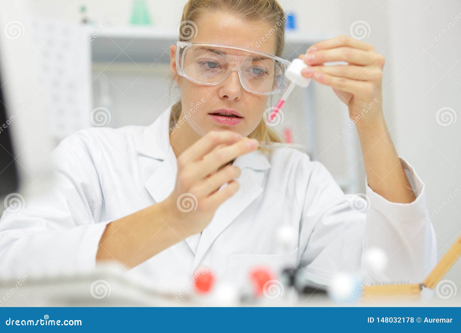 Laboratory Technician with Micro Pipette Stock Photo - Image of ...