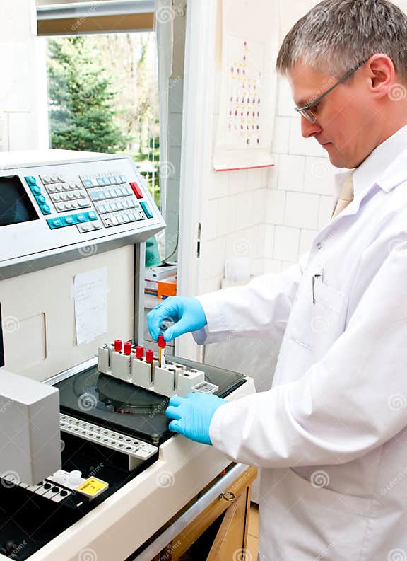 Laboratory worker stock image. Image of eyeglasses, glasses - 14016005