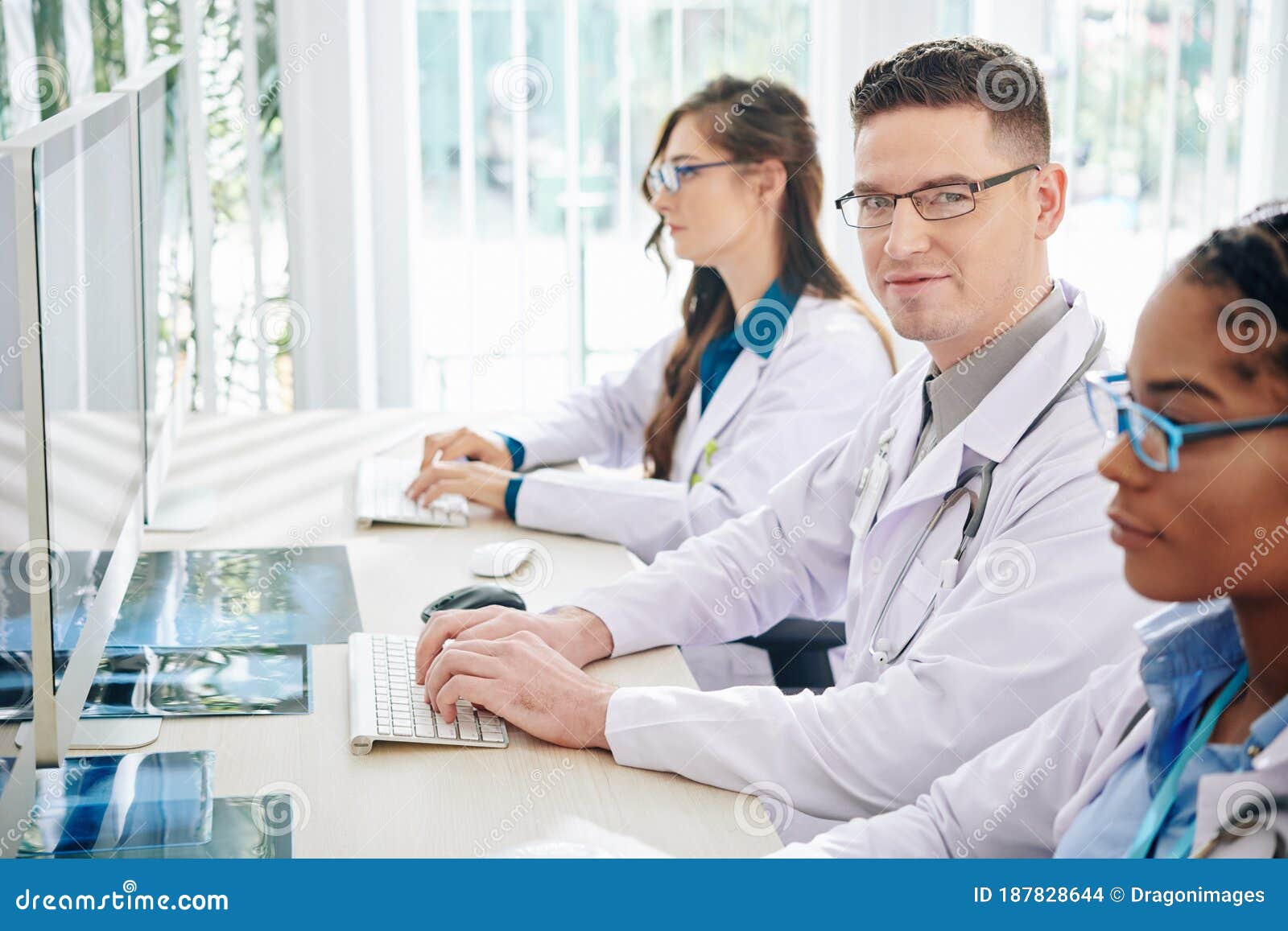 Laboratory Worker Working on Computer Stock Photo - Image of doctor ...