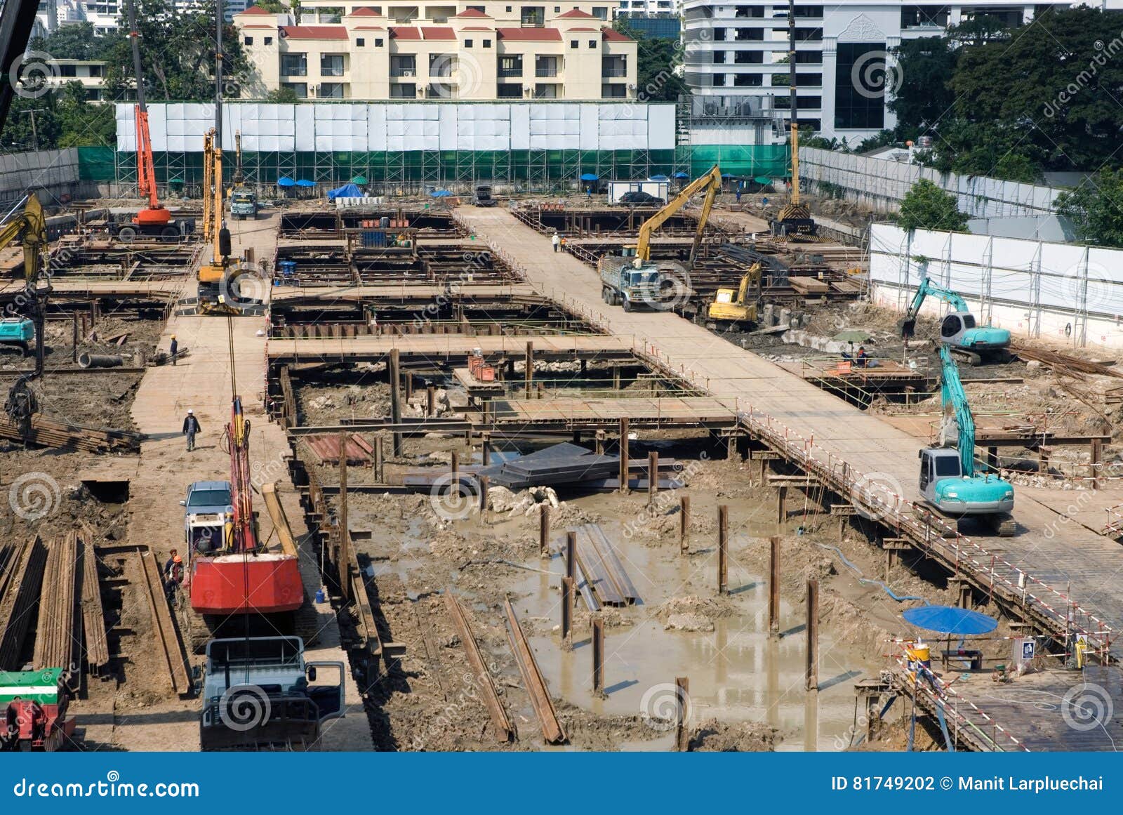 Laborers Work at the Construction Site of a Building. Editorial ...