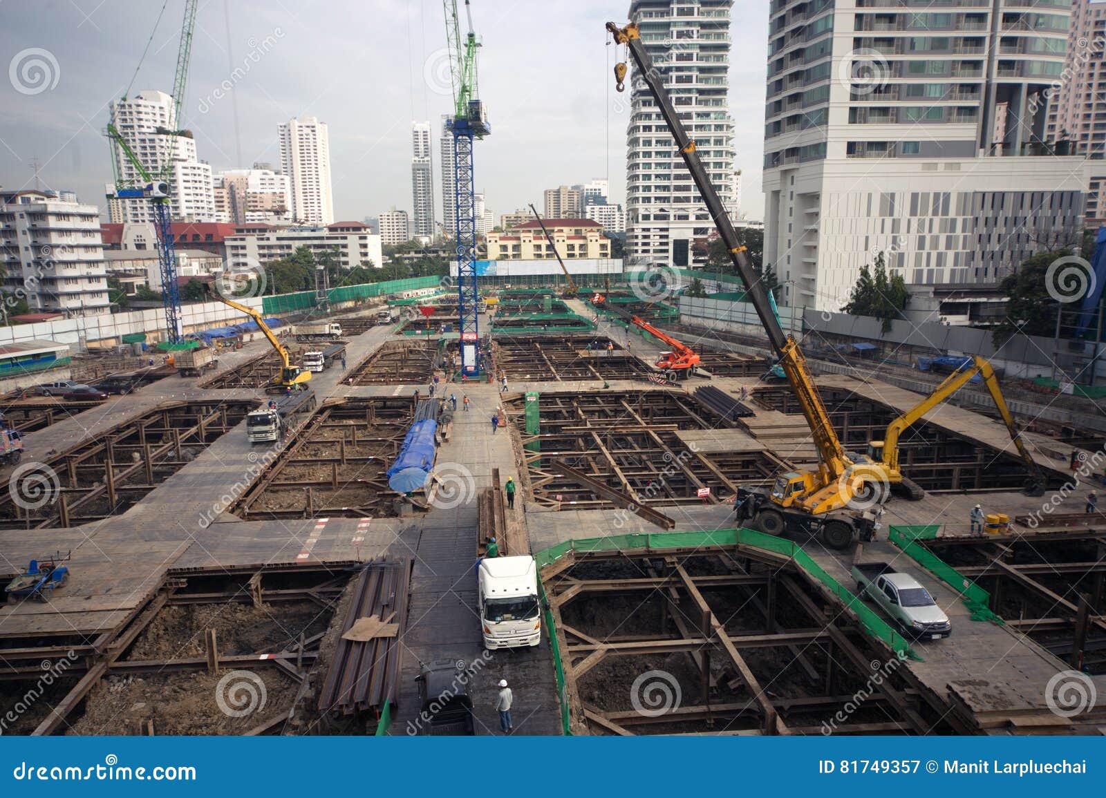 Laborers Work at the Construction Site of a Building. Editorial ...