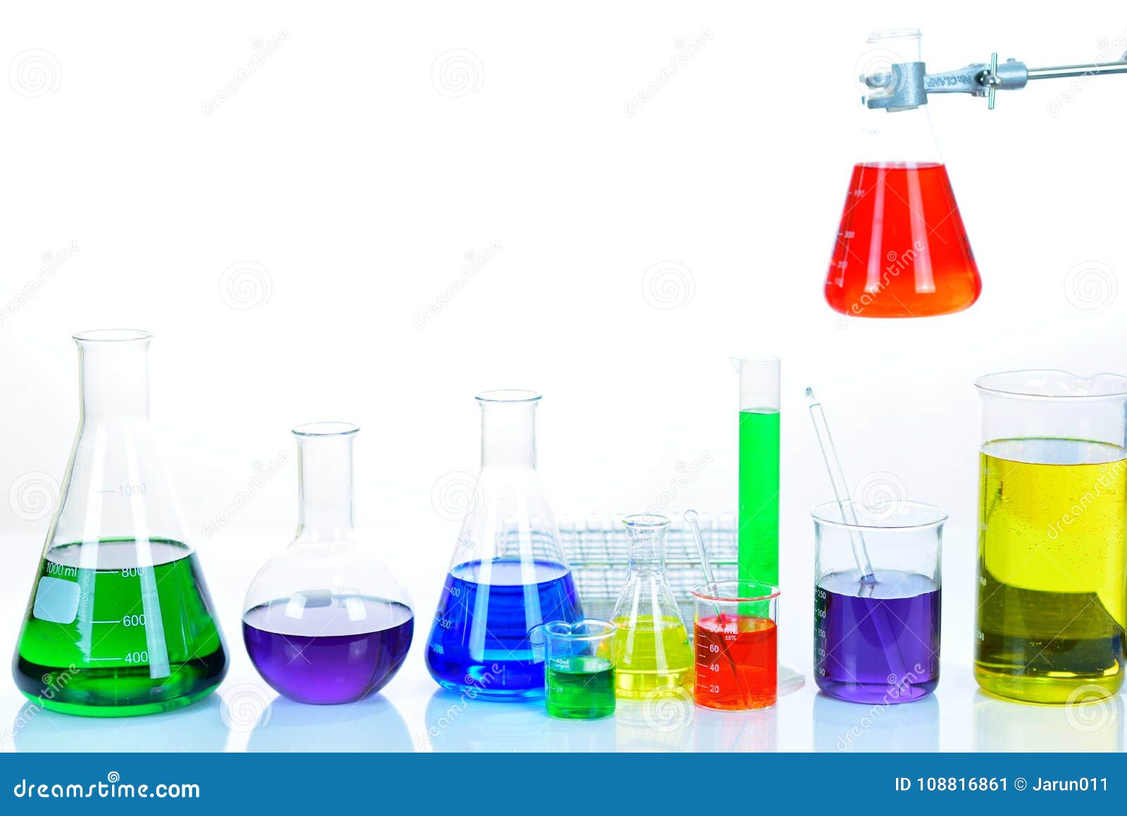 Laborglaswaren Mit Reagens Im Labor Stockbild - Bild von labor ...