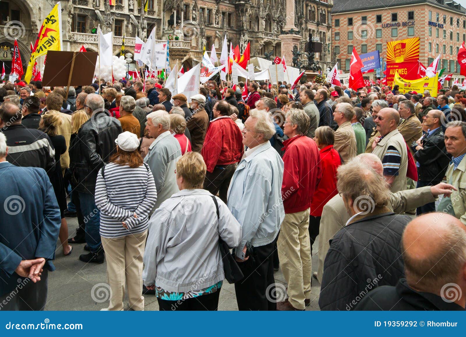 Labour Day Rally in Munich editorial photography. Image of people ...