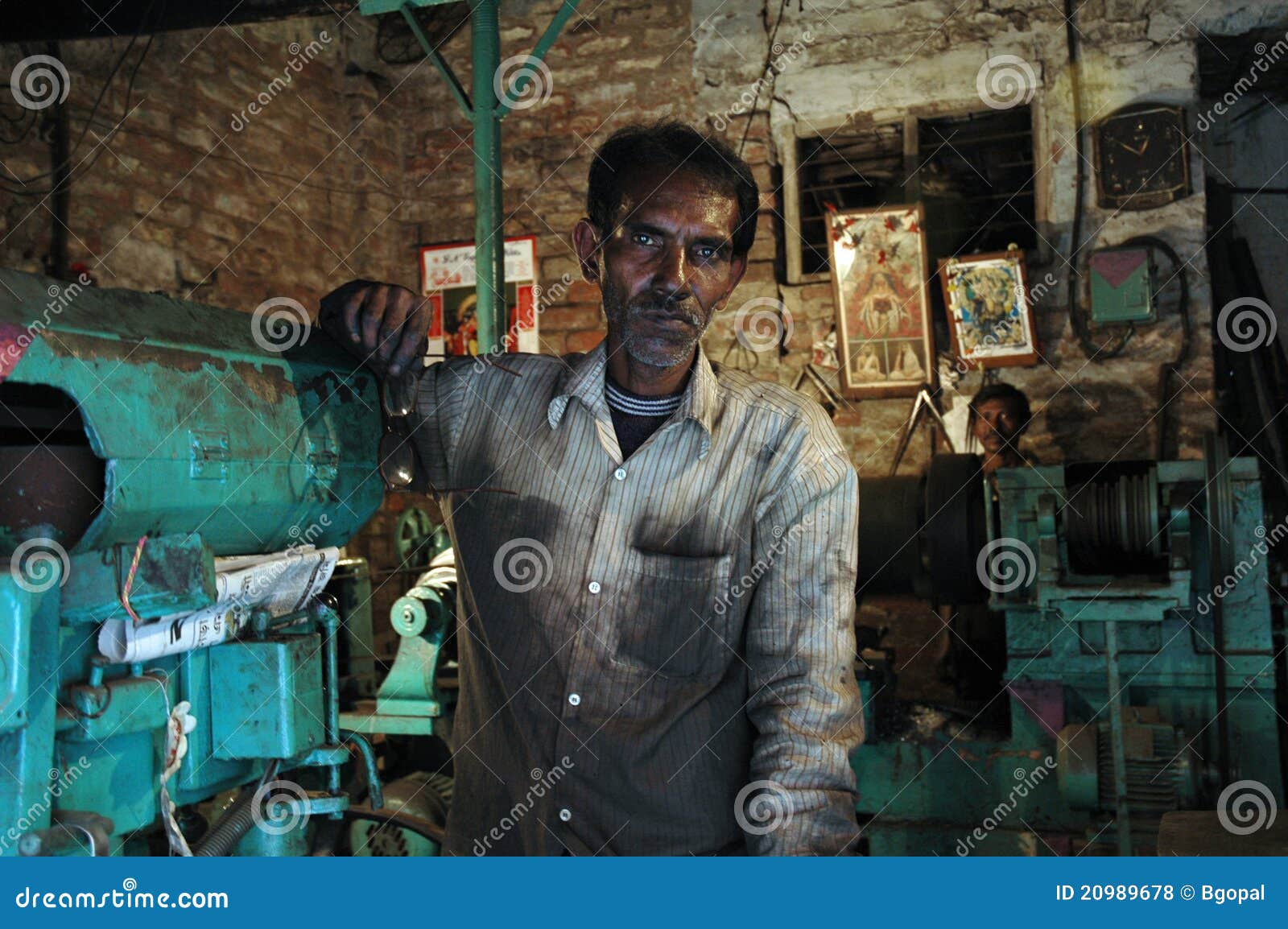 Labourer editorial stock photo. Image of indian, earning - 20989678