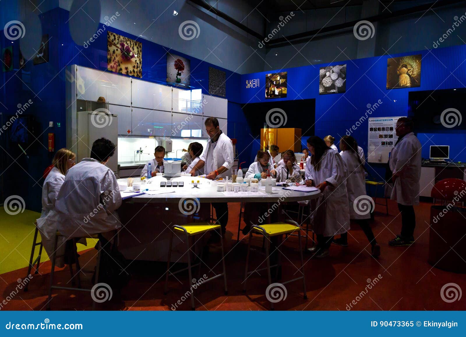 Labs in Nemo Science editorial image. Image of design - 90473365