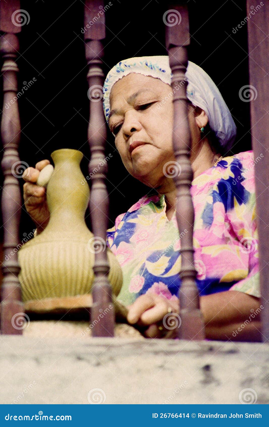 Labu Sayong craftwoman editorial stock image. Image of drinking - 26766414