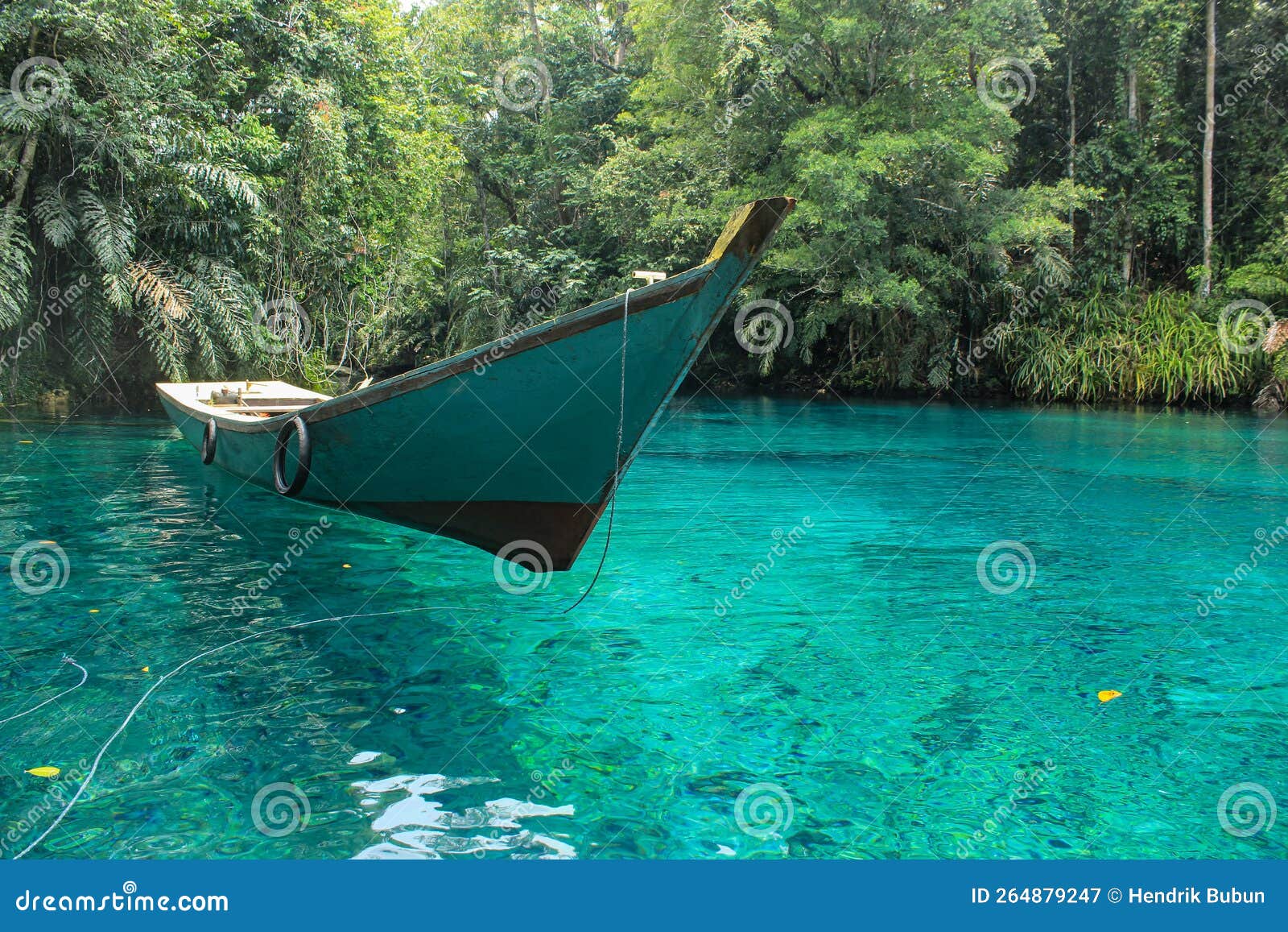 The Labuan Cermin Lake Tour Boat Stock Image - Image of cermin, pond ...