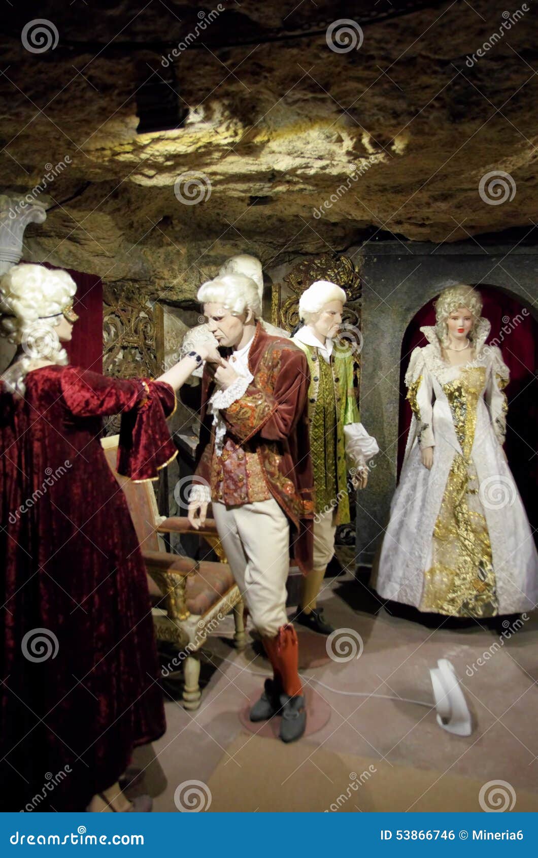 Labyrinth of Buda Castle, Budapest Editorial Photo - Image of circle ...