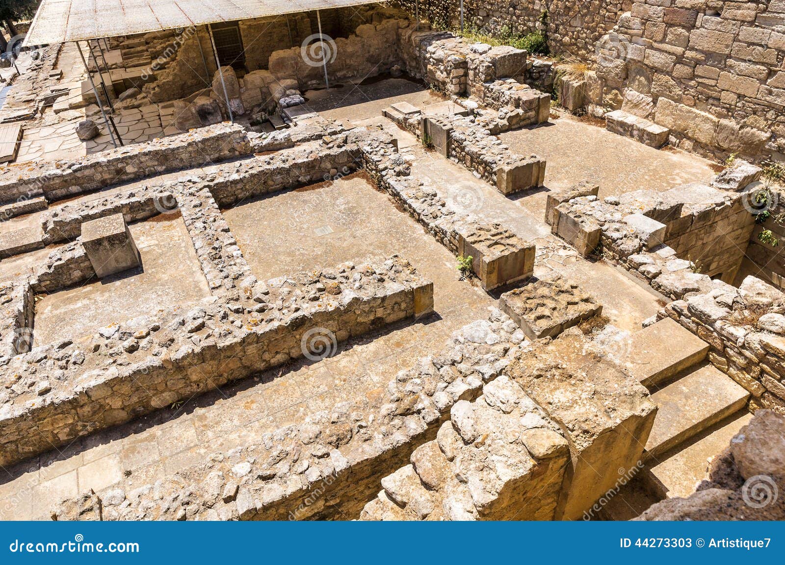 Labyrinth in Knossos Palace Stock Image - Image of ruins, theseus: 44273303