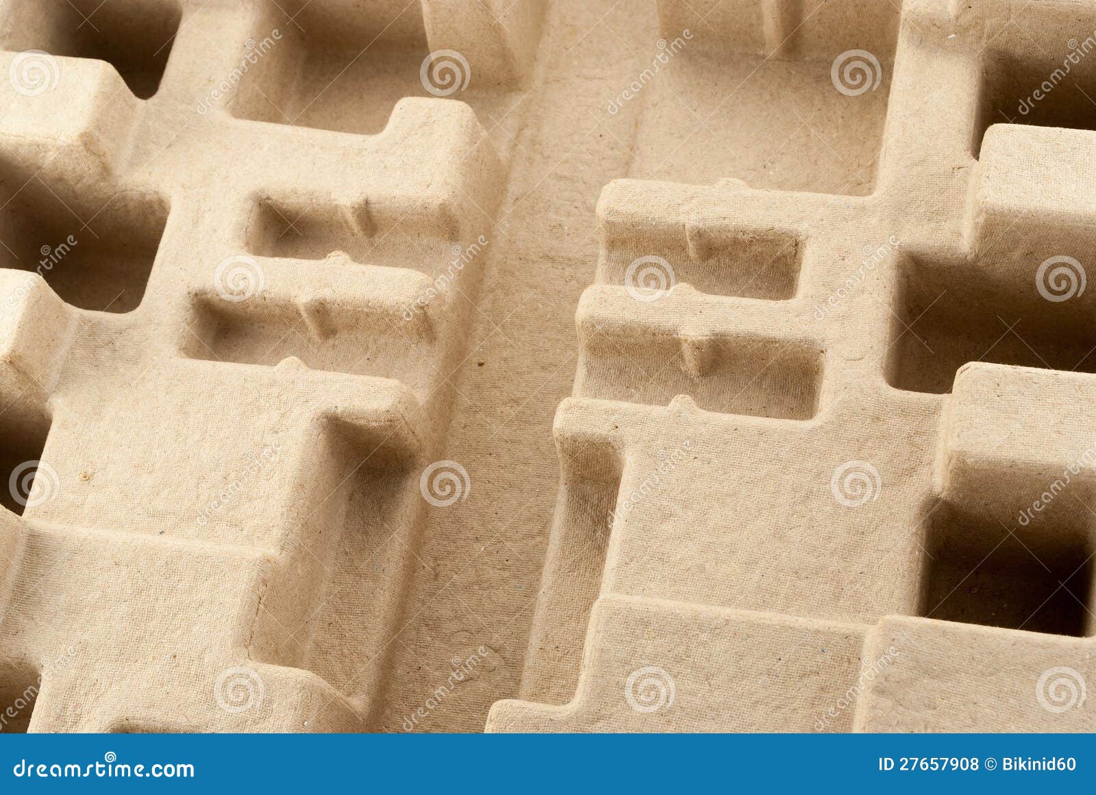 Labyrinthe de carton. photo stock. Image du détail, mémoire - 27657908