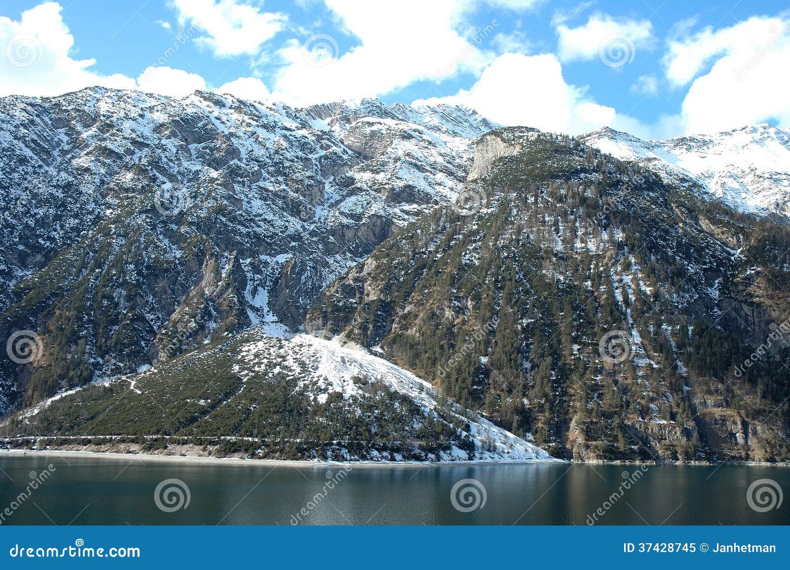 Lac Achensee Dans Les Alpes En Autriche Image stock - Image du vacances ...