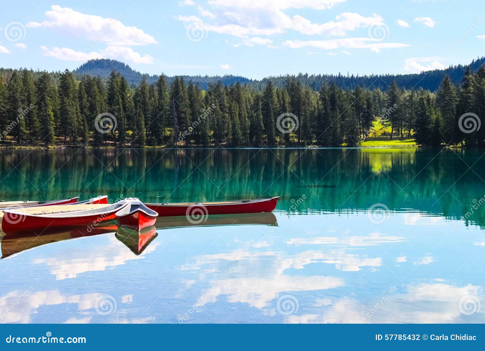 Lac Beauvert, Jasper National Park Stock Photo - Image of beautiful ...