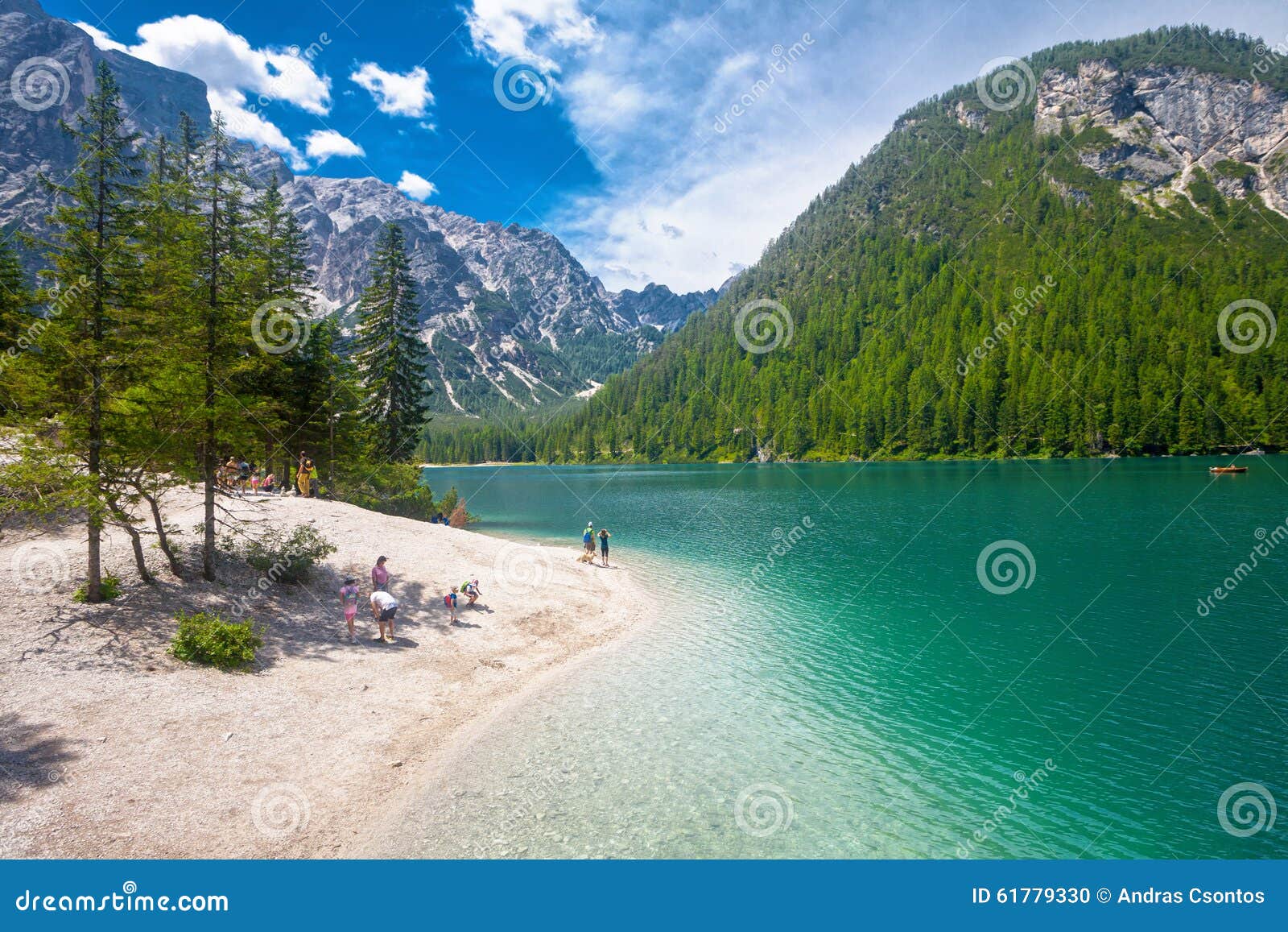 Lac Braies en Italie image éditorial. Image du étang - 61779330