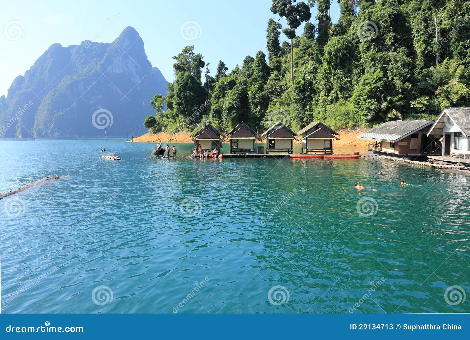 Lac Cheow Larn image stock. Image du fuselages, touriste - 29134713