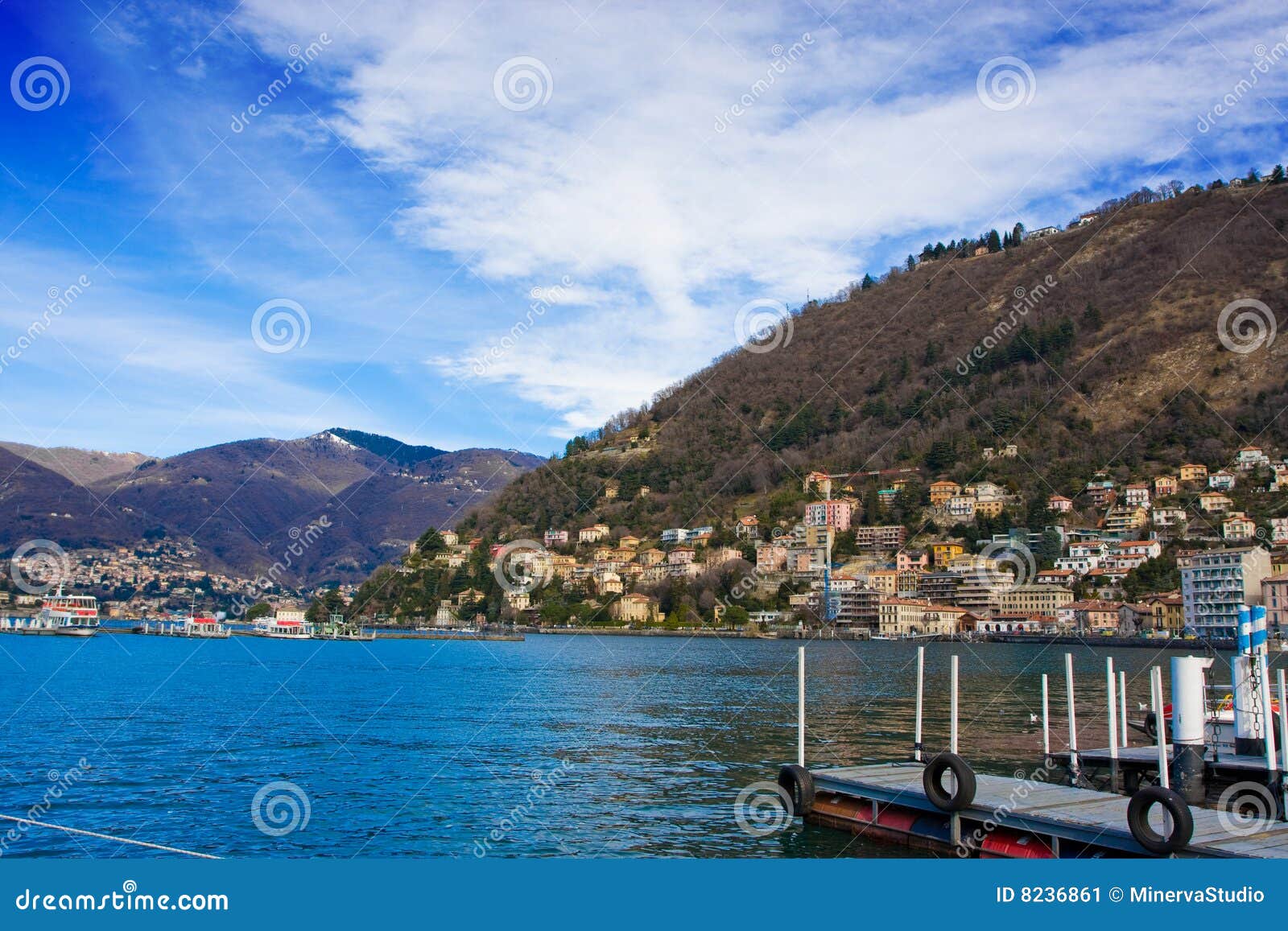 Lac de Como image stock. Image du européen, italien, ensoleillé - 8236861
