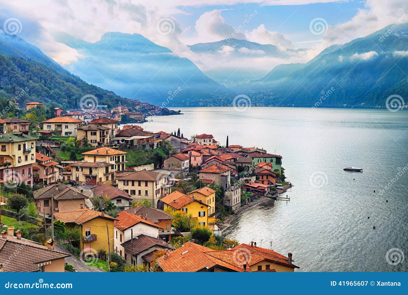 Lac de l'Italie de como image stock. Image du romantique - 41965607
