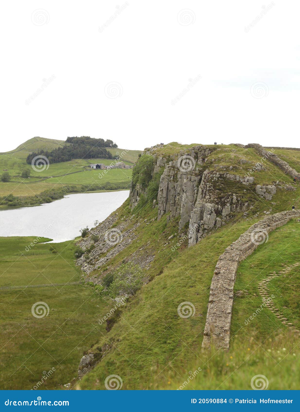 Lac De Rocher Au Mur De Hadrian Photo stock - Image du sentier ...