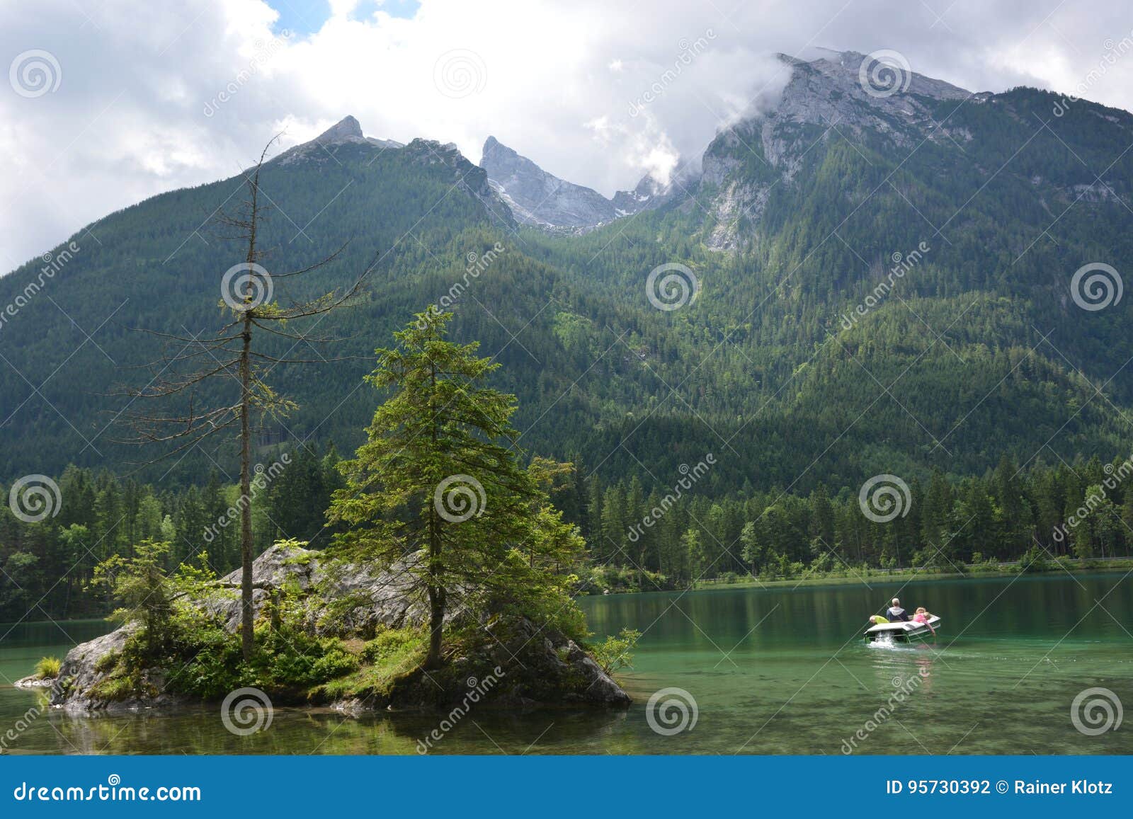Lac Hintersee photographie éditorial. Image du ramer - 95730392