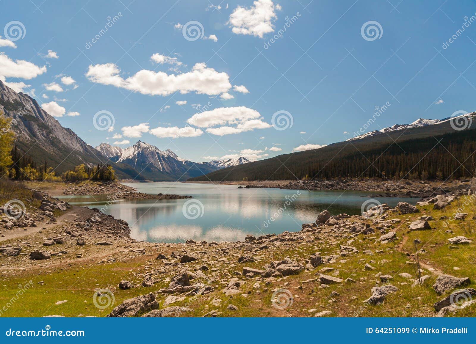 Lac Medicine, Alberta, Canada Image stock - Image du médecine ...