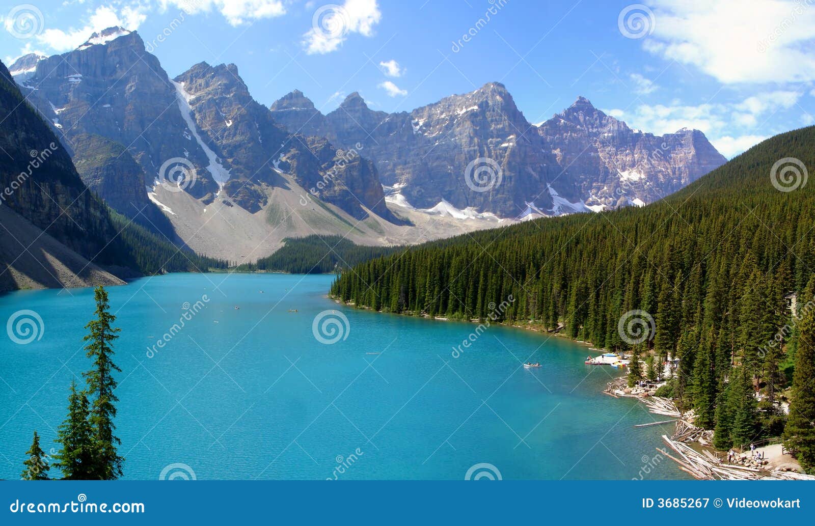 Lac moraine, Canada image stock. Image du beau, horizon - 3685267