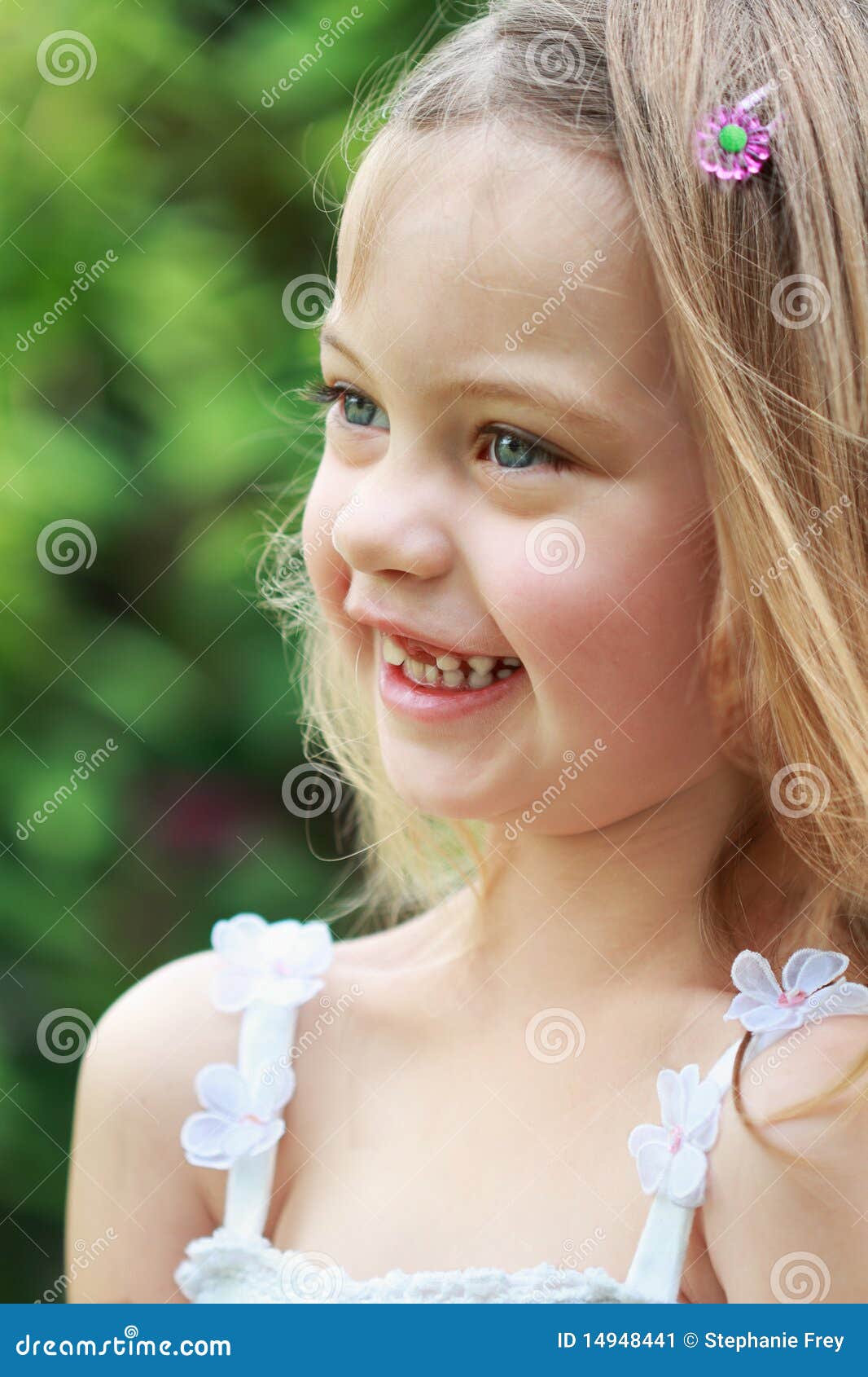 Lachend Kind stock afbeelding. Image of profiel, lachen - 14948441