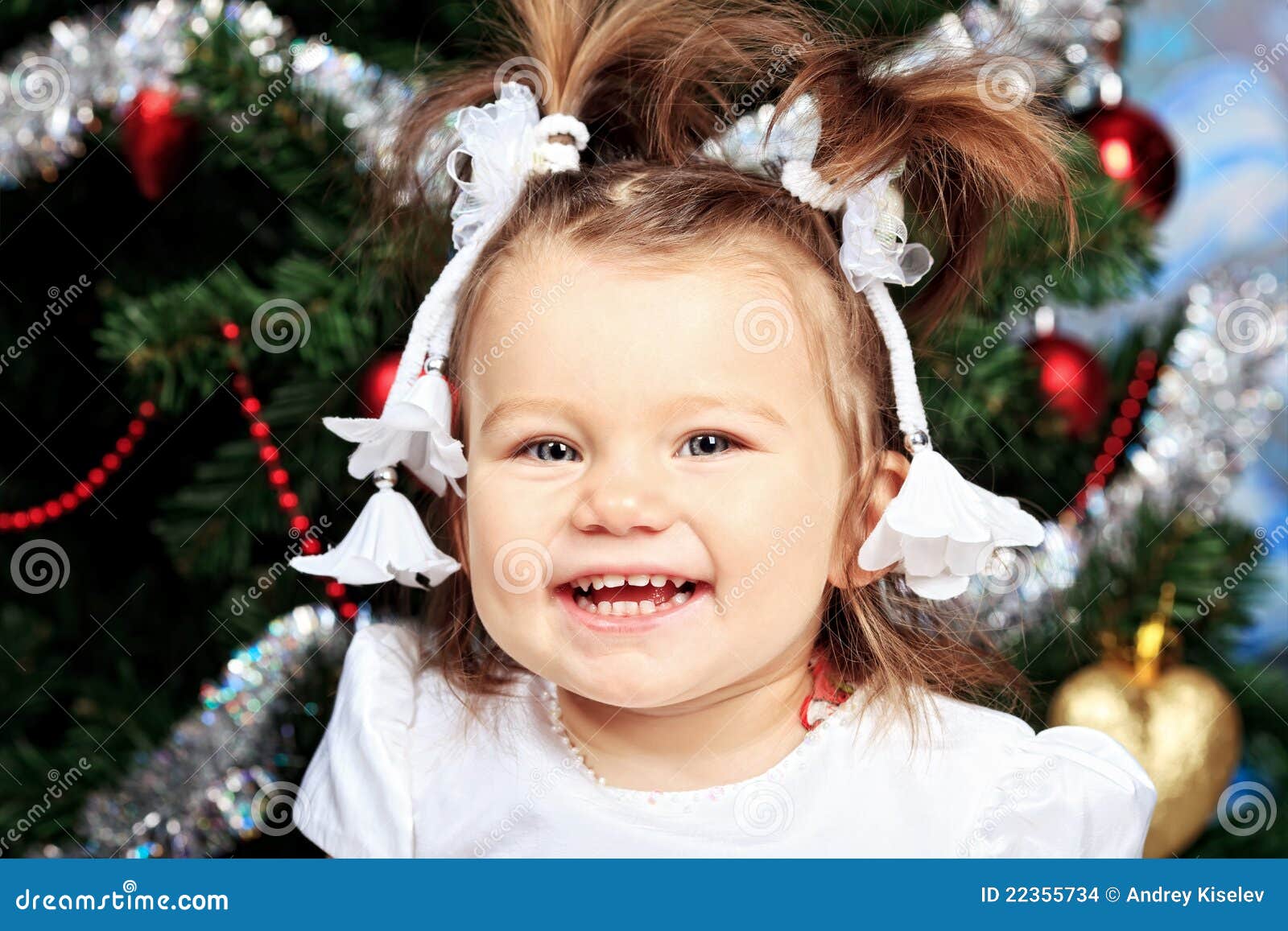 Lachend kind stock foto. Image of viering, kinderjaren - 22355734