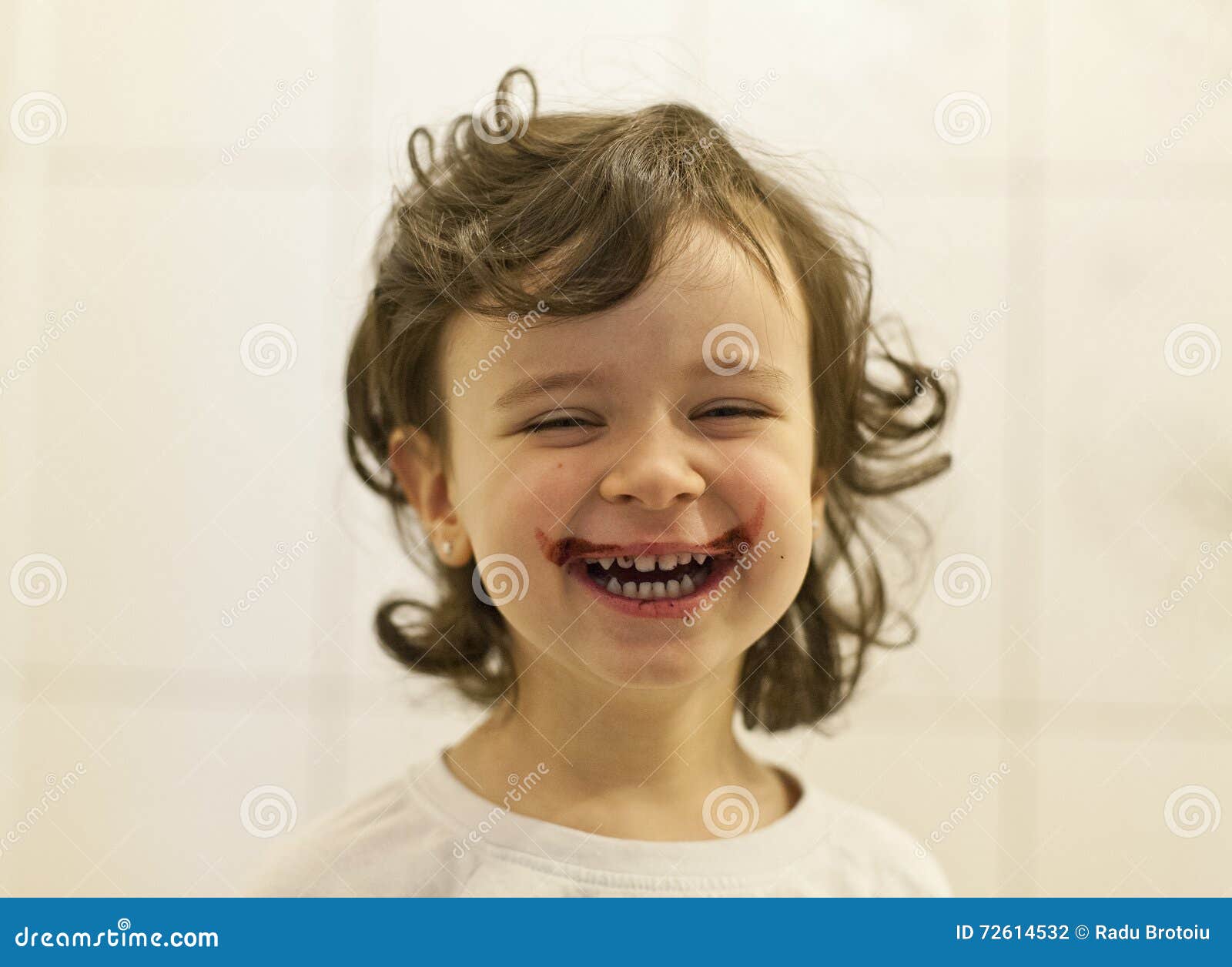 Lachende peuter stock foto. Image of kind, lachen, kinderen - 72614532