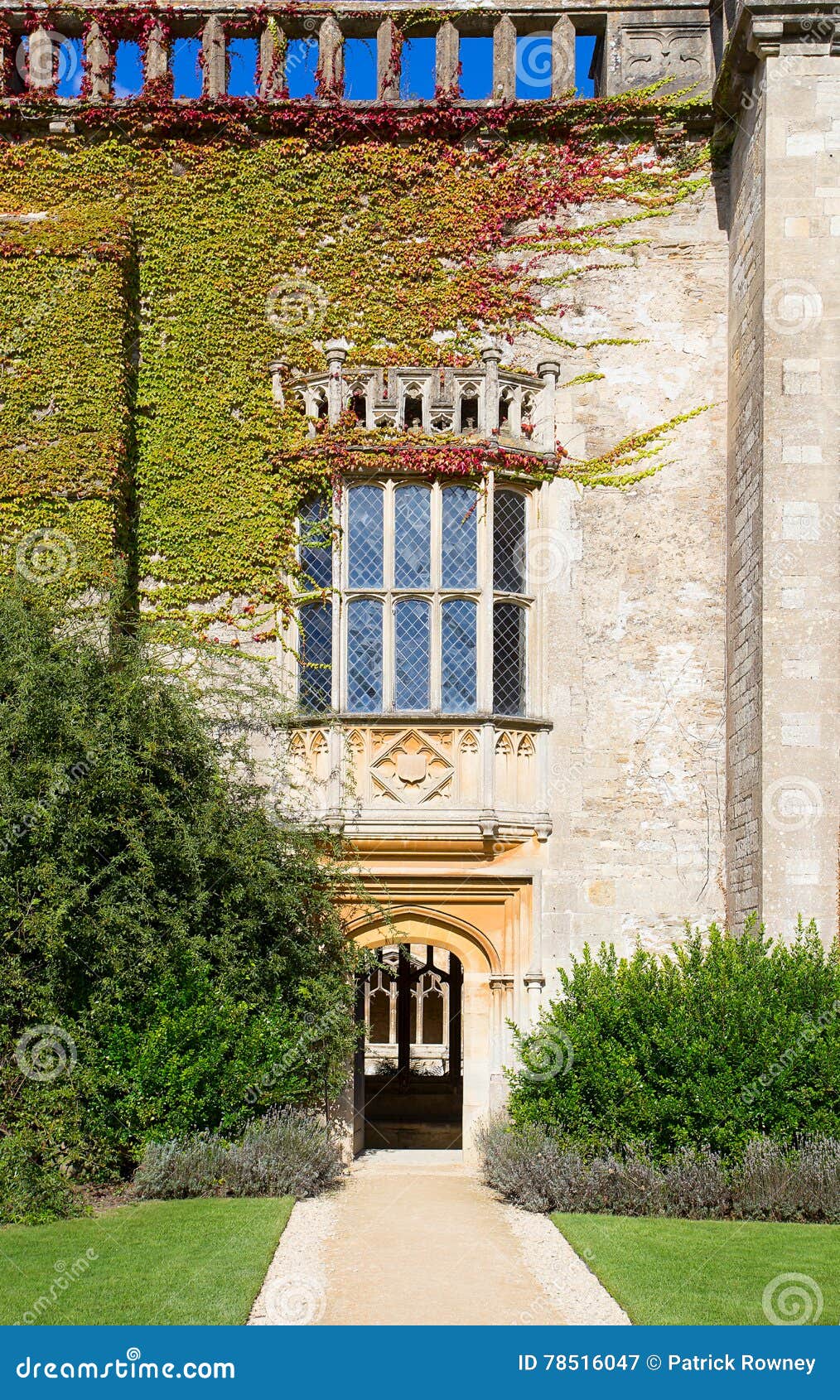 Lacock Abbey Oriel Window image stock. Image du photographie - 78516047