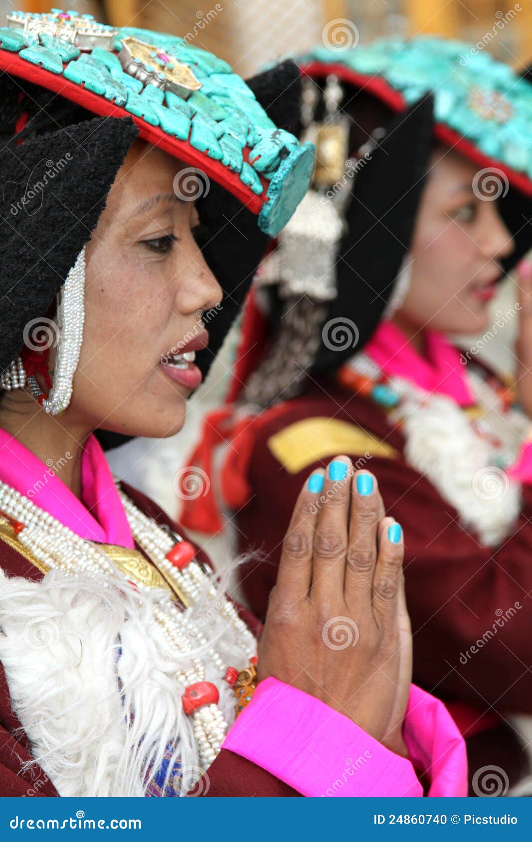Ladakhi dancer girlS editorial image. Image of jewellery - 24860740