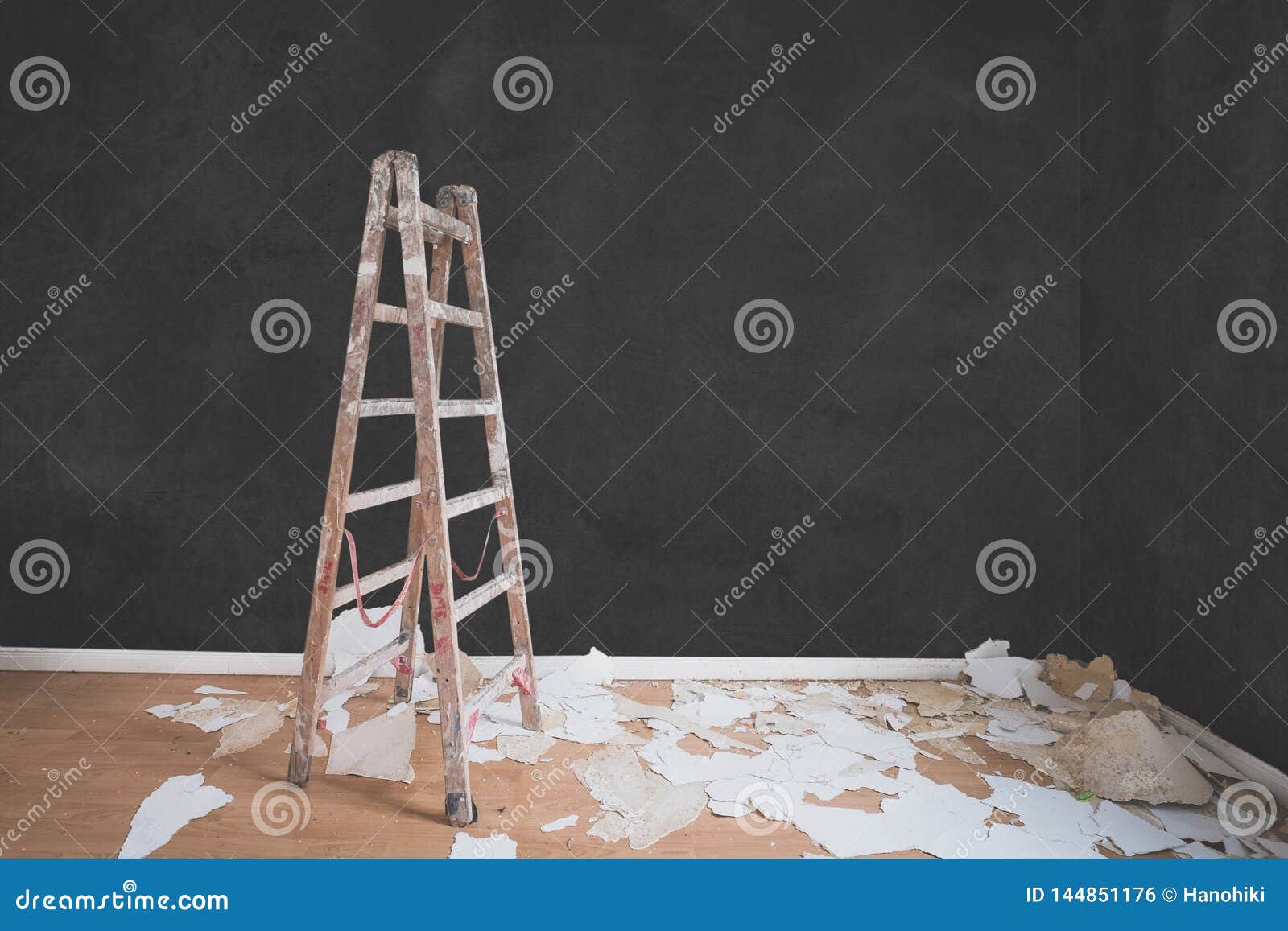 Ladder in Empty Room , Flat Renovation Concept Stock Photo - Image of ...