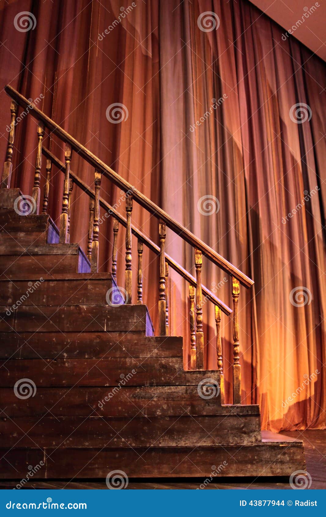 Ladder in het theater stock foto. Image of donker, doek - 43877944