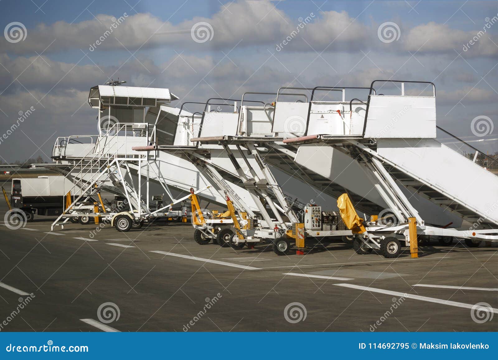 Ladders for the Plane Stand Stock Image - Image of gangplank, airline ...