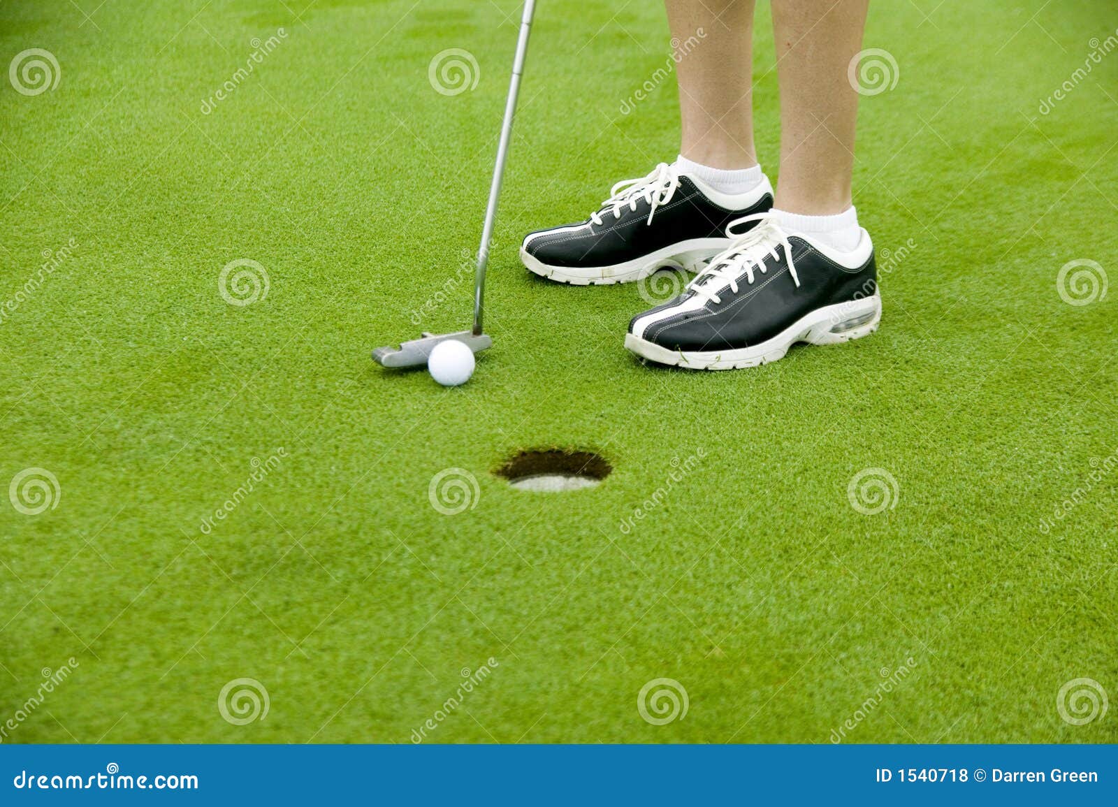 Ladies Feet and Golf Putter Stock Photo - Image of ball, lady: 1540718