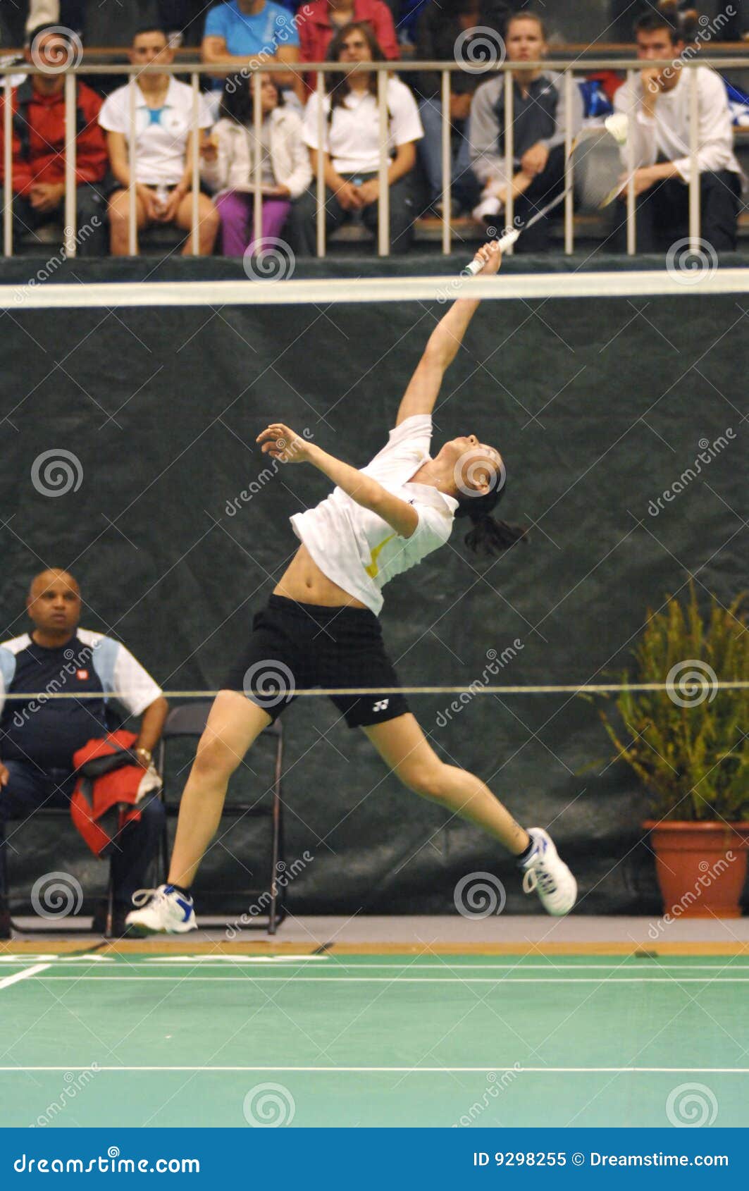 LADIES SINGLES BADMINTON editorial image. Image of shuttle - 9298255