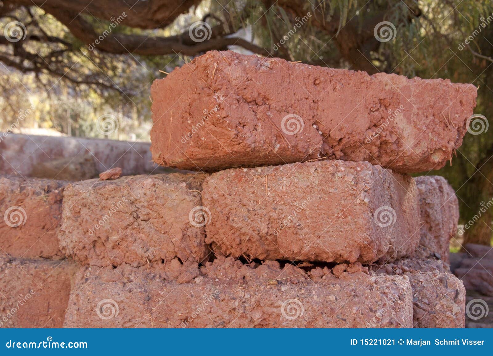 Ladrillos de Adobe imagen de archivo. Imagen de casa - 15221021