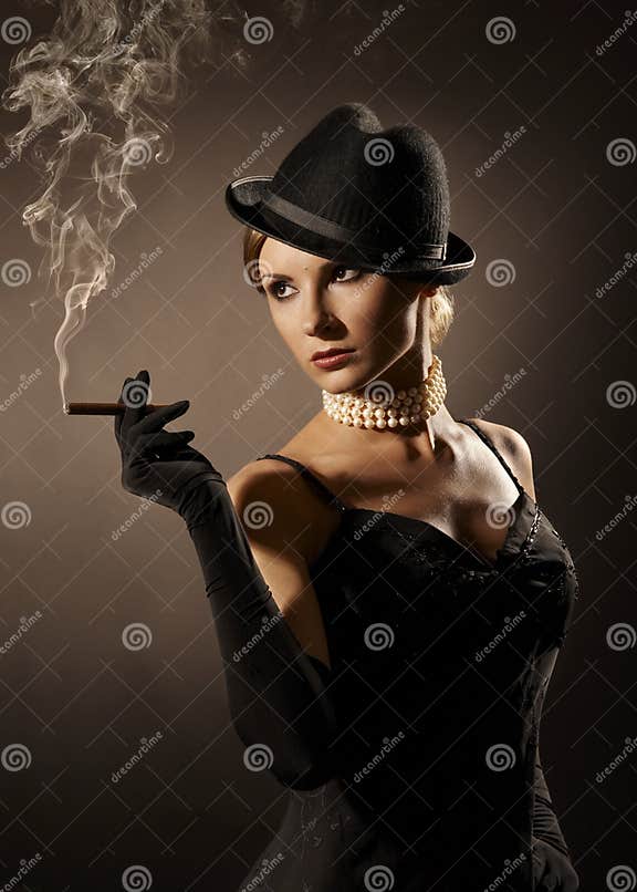 Woman Smoke Cigarette, Girl Smoking Cigar, Fashion Retro Portrait Stock ...