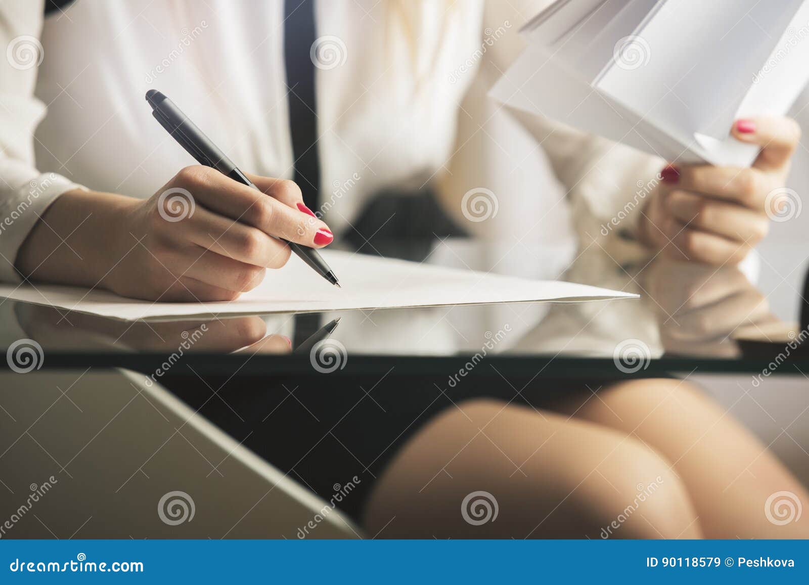 Lady doing paperwork stock image. Image of daylight, corporate - 90118579