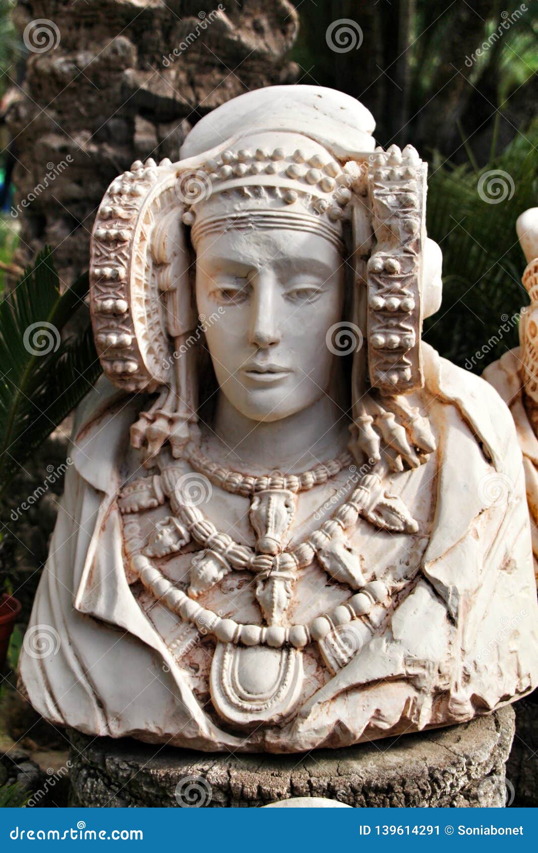Lady of Elche Bust in a Garden Under the Sun Stock Image - Image of ...