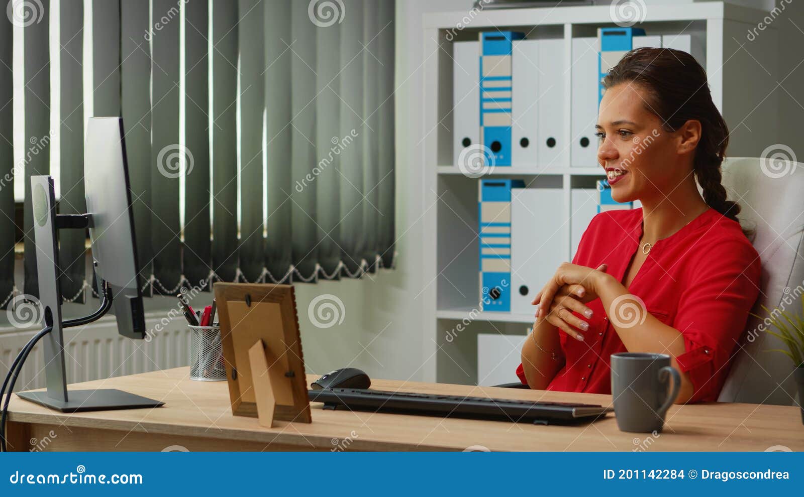Lady Explaining during Webinar Stock Photo - Image of lifestyle ...