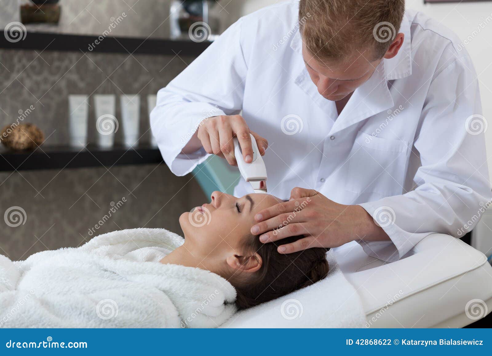 Lady Having Cavitation Peeling in Spa Stock Photo - Image of scrub ...