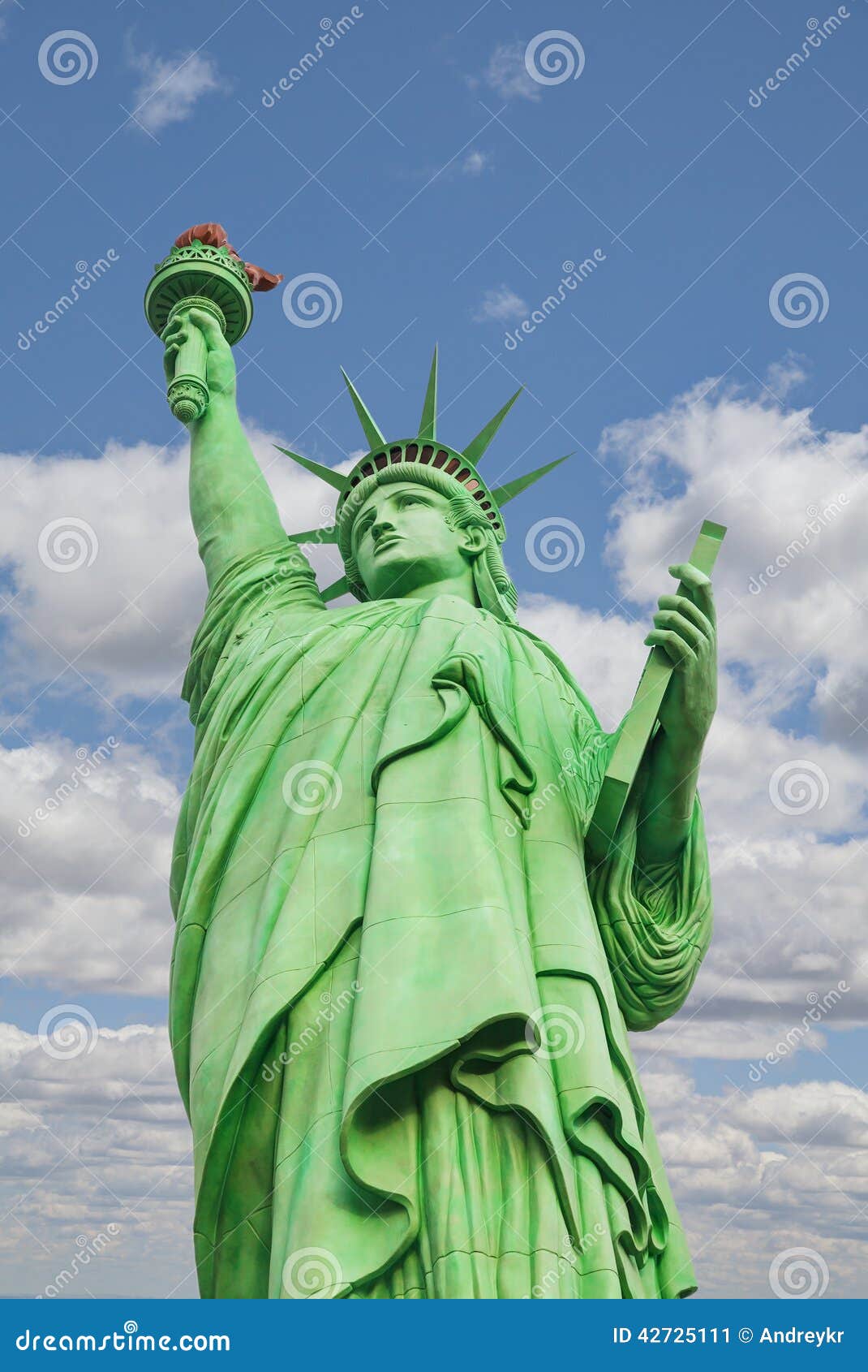 Lady Liberty statue editorial photo. Image of historic - 42725111