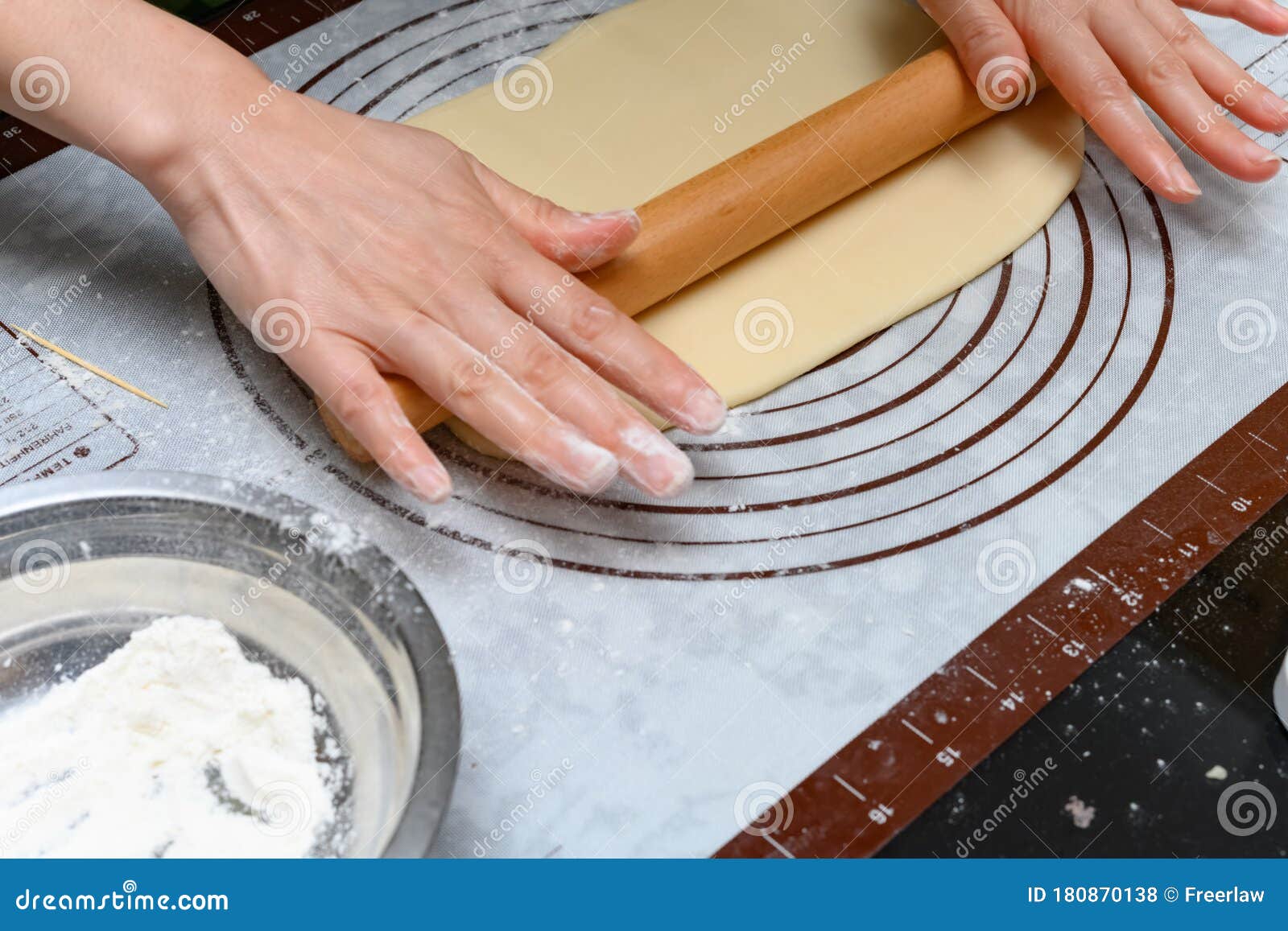 2,839 Lady Baking Photos - Free & Royalty-Free Stock Photos from Dreamstime