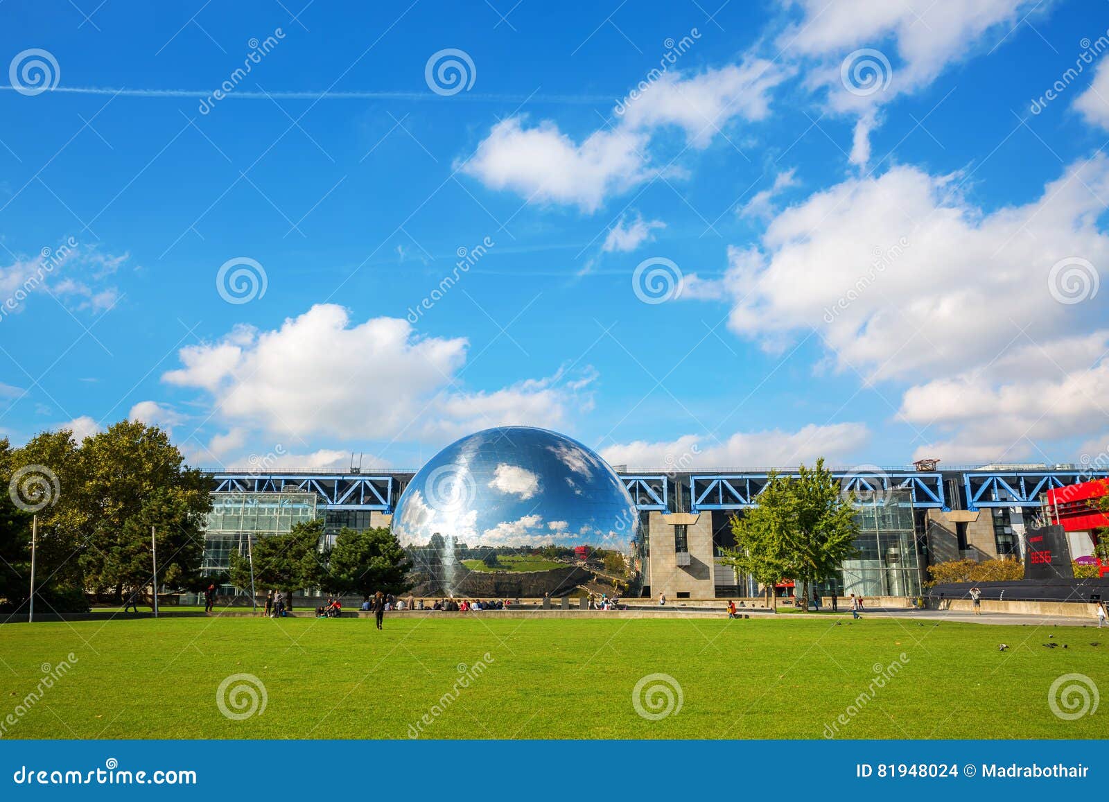Lageod I Parcen De La Villette, Paris, Frankrike Redaktionell ...