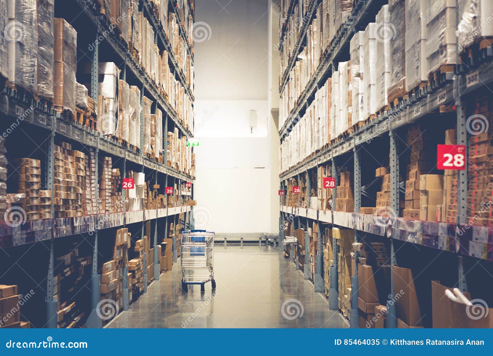 Lager Oder Lagerhaus Als Hintergrund Stockbild - Bild von lager, mode ...