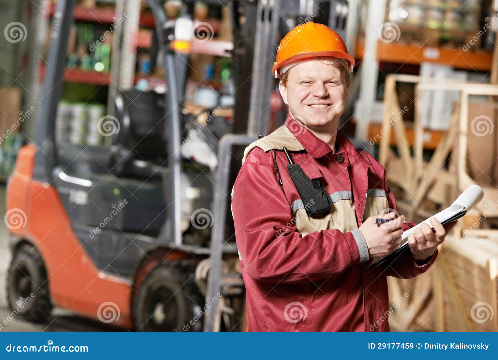 Lagerarbeitskraft Vor Gabelstapler Stockbild - Bild von anheben ...