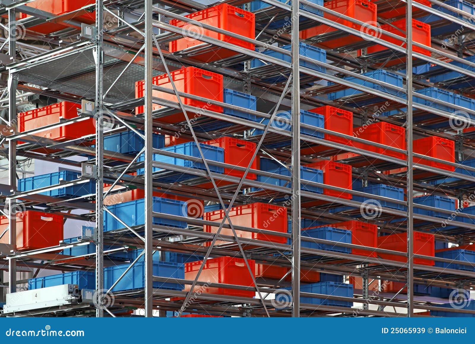 Lagerregal stockbild. Bild von industrie, lager, fach - 25065939